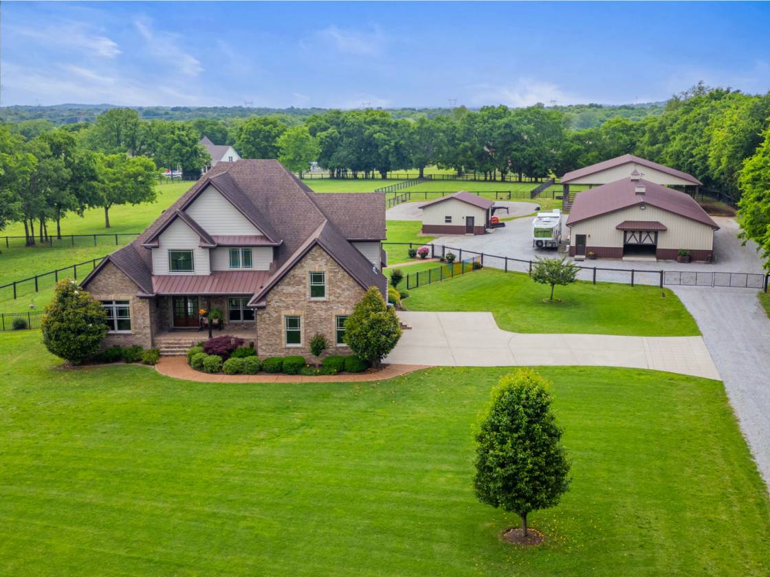 Cortina Farms: 120-Acre Equestrian & Event Estate | Franklin ...