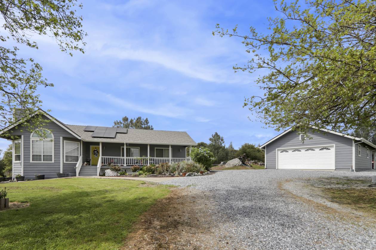 Ranch style home with full horse setup on 10 acres | Somerset, El ...