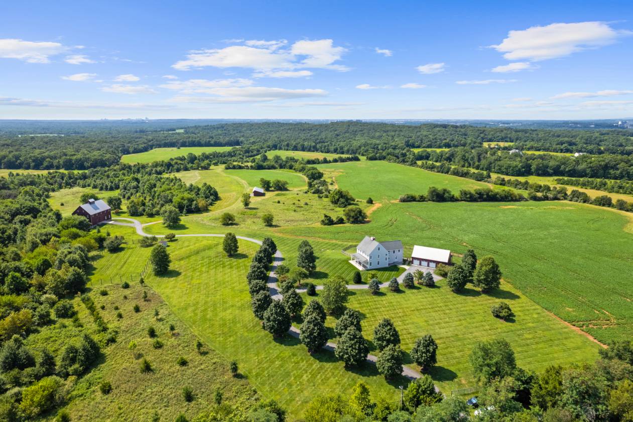 315 ACRE ESTATE with HOME, CAR BARN & HUNTING! | Poolesville ...