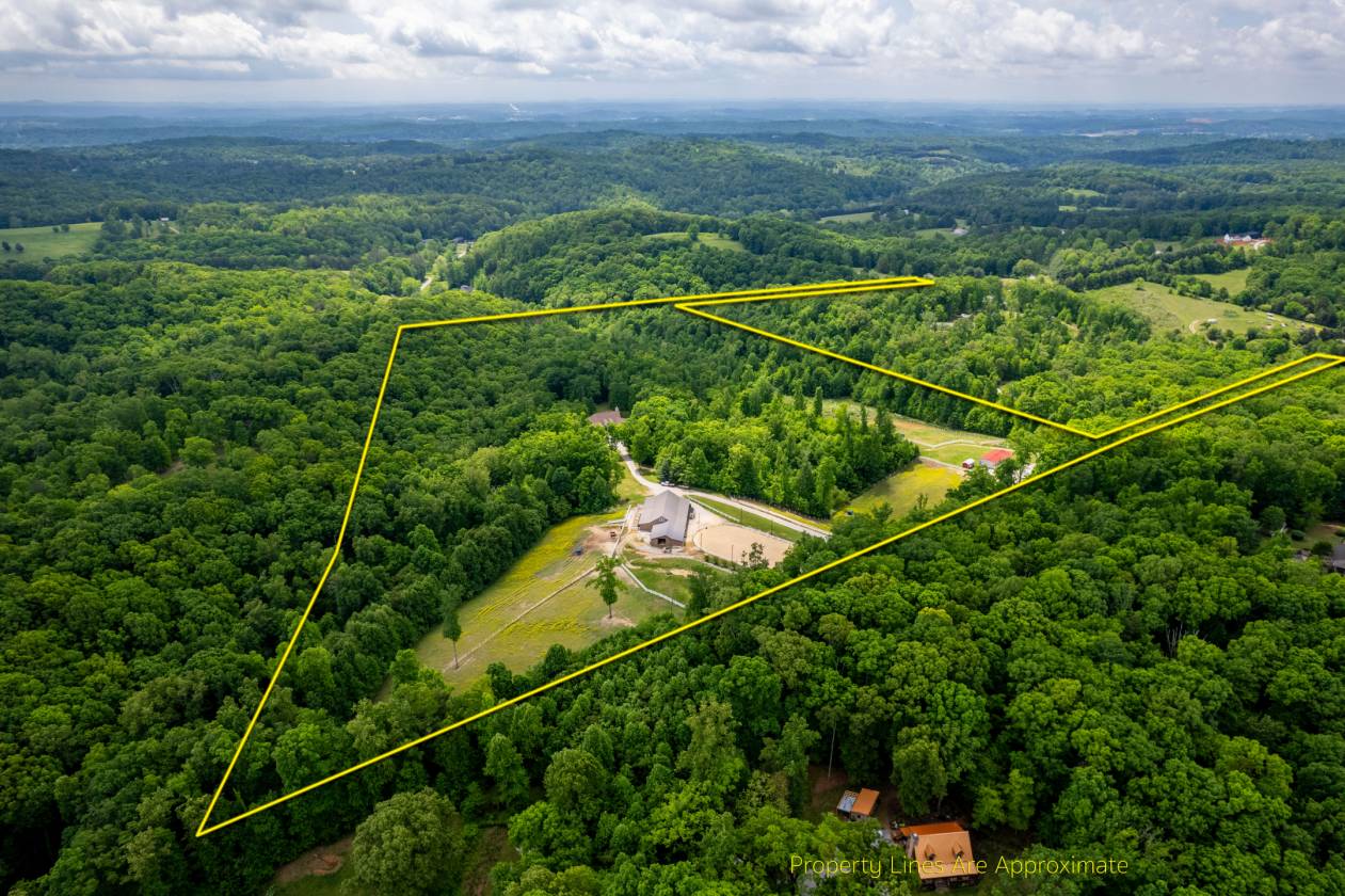 Red Fox Stables - 37+ Acres, Stables, Arena & Home | Loudon, Roane ...